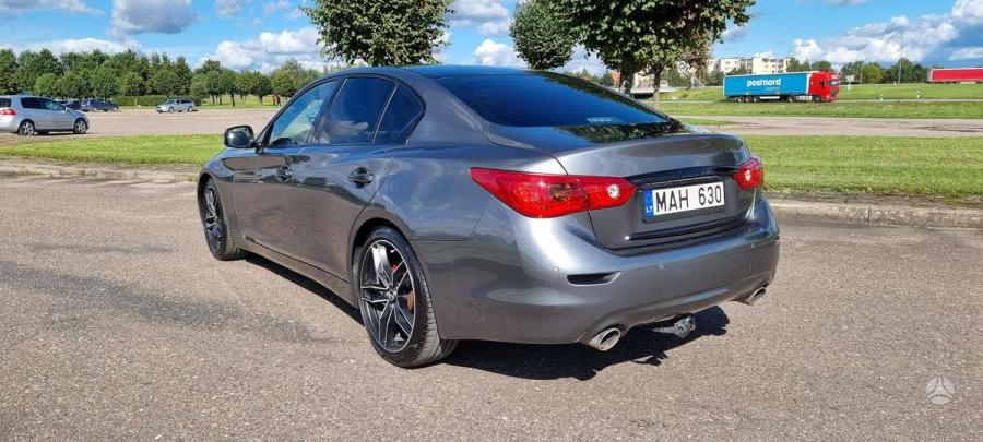 Grey Infiniti Q50 2015 in Kaunas, with an engine capacity of 2.14 L and mileage of 240 thousand km for 7000 €, photo 6 on AUTOMOTO.COM.LV