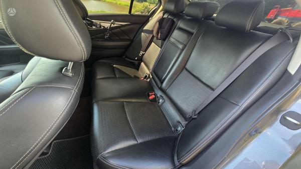 Grey Infiniti Q50 2015 in Kaunas, with an engine capacity of 2.14 L and mileage of 240 thousand km for 7000 €, photo 10 on AUTOMOTO.COM.LV