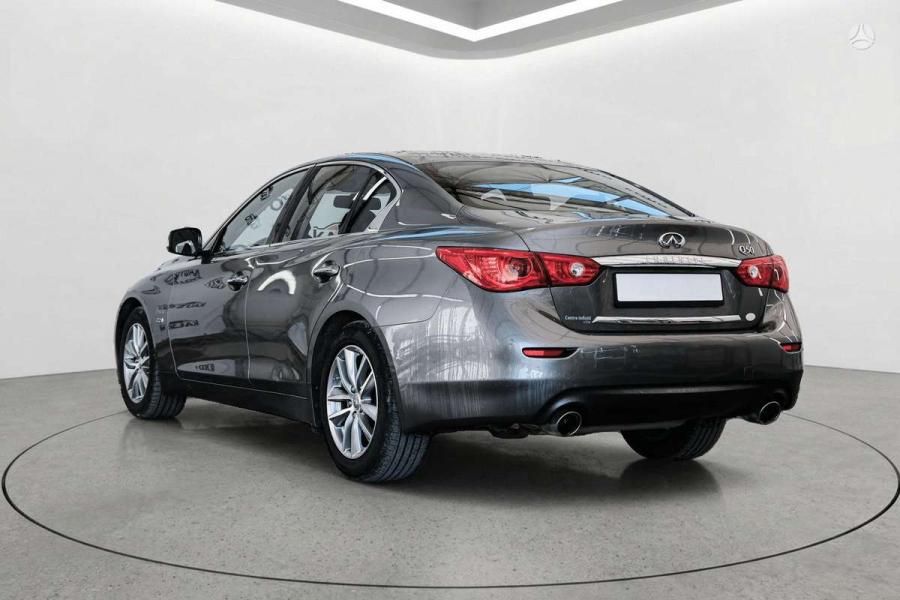 Grey Infiniti Q50 2015 in Kaunas, with an engine capacity of 2.20 L and mileage of 219 thousand km for 6990 €, photo 5 on AUTOMOTO.COM.LV