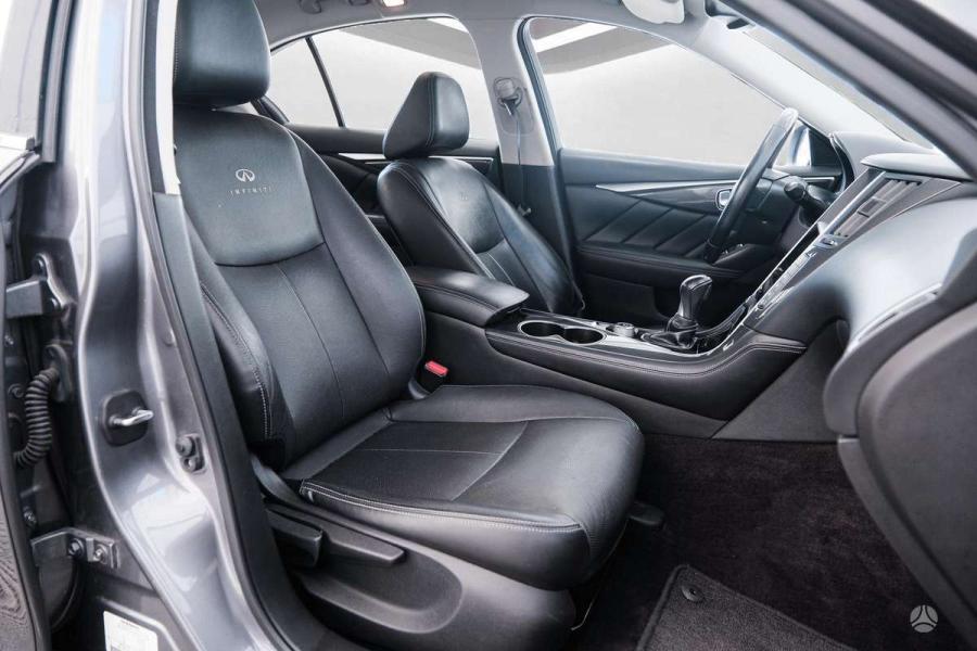 Grey Infiniti Q50 2015 in Kaunas, with an engine capacity of 2.20 L and mileage of 219 thousand km for 6990 €, photo 9 on AUTOMOTO.COM.LV