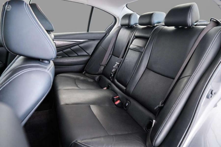 Grey Infiniti Q50 2015 in Kaunas, with an engine capacity of 2.20 L and mileage of 219 thousand km for 6990 €, photo 10 on AUTOMOTO.COM.LV