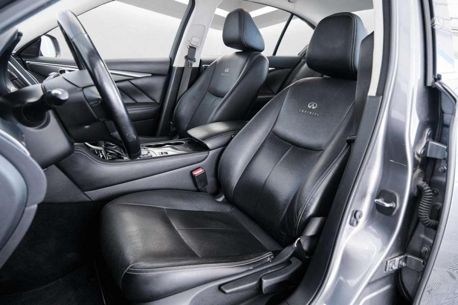 Grey Infiniti Q50 2015 in Kaunas, with an engine capacity of 2.20 L and mileage of 219 thousand km for 6990 €, photo 12 on AUTOMOTO.COM.LV