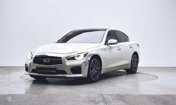 White Infiniti Q50 2015 in Vilnius, with an engine capacity of 2.14 L and mileage of 212 thousand km for 7502 €, photo 1 on AUTOMOTO.COM.LV