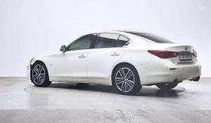 White Infiniti Q50 2015 in Vilnius, with an engine capacity of 2.14 L and mileage of 212 thousand km for 7502 €, photo 7 on AUTOMOTO.COM.LV