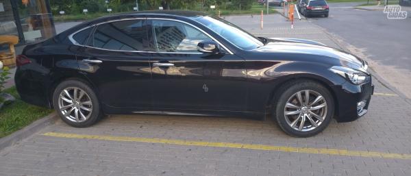 Melns Infiniti Q70 2015 Viļņa, ar dzinēja tilpumu 2.10 L un nobraukumu 260 tūkst. km par 9444 €, foto 4 vietnē AUTOMOTO.COM.LV