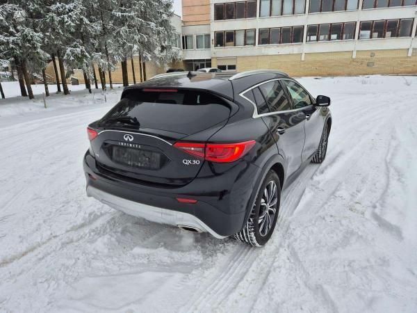Melns Infiniti QX30 2017 Panevēža, ar dzinēja tilpumu 2.10 L un nobraukumu 123 tūkst. km par 6999 €, foto 8 vietnē AUTOMOTO.COM.LV