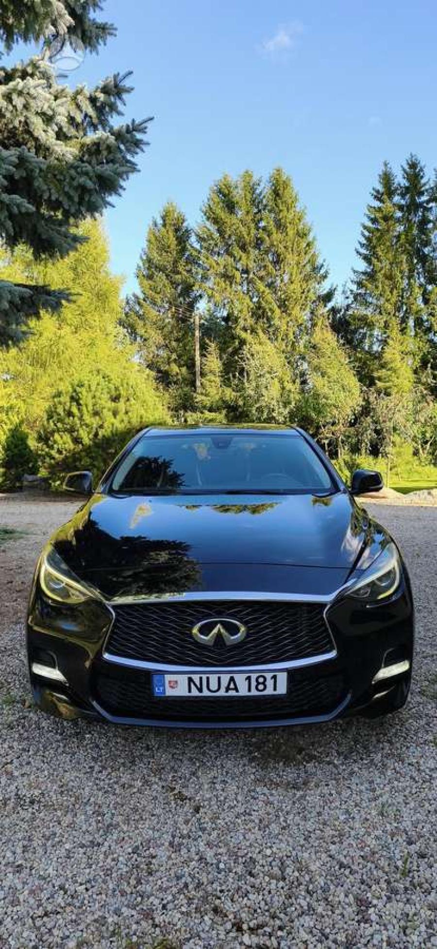 Black Infiniti QX30 2017 in Siauliai, with an engine capacity of 1.99 L and mileage of 120 thousand km for 13500 €, photo 1 on AUTOMOTO.COM.LV