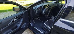 Black Infiniti QX30 2017 in Siauliai, with an engine capacity of 1.99 L and mileage of 120 thousand km for 13500 €, photo 18 on AUTOMOTO.COM.LV