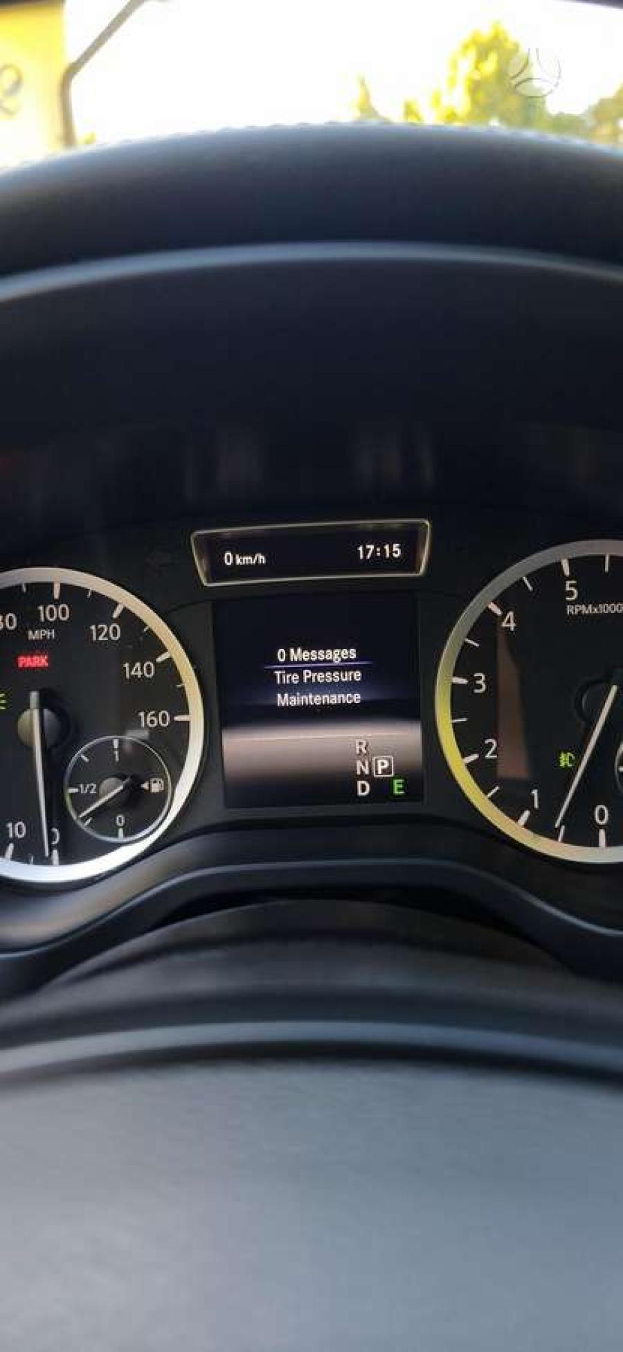 Black Infiniti QX30 2017 in Siauliai, with an engine capacity of 1.99 L and mileage of 120 thousand km for 13500 €, photo 20 on AUTOMOTO.COM.LV