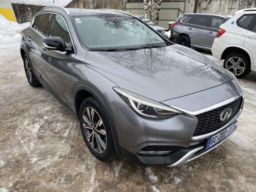 Grey Infiniti QX30 2017 in Taurage, with an engine capacity of 2.14 L and mileage of 176 thousand km for 6500 €, photo 3 on AUTOMOTO.COM.LV