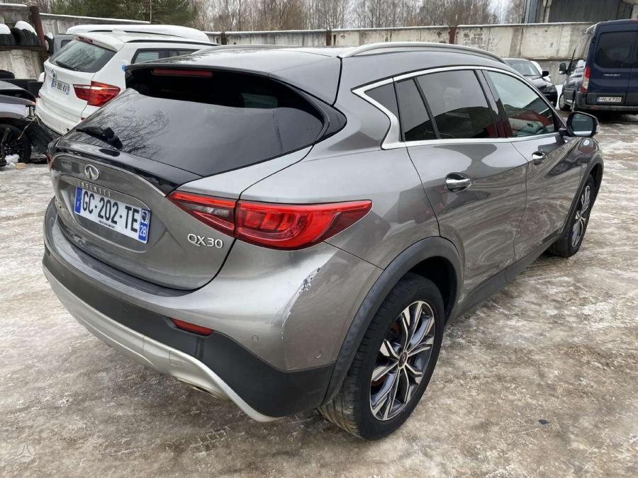 Grey Infiniti QX30 2017 in Taurage, with an engine capacity of 2.14 L and mileage of 176 thousand km for 6500 €, photo 4 on AUTOMOTO.COM.LV