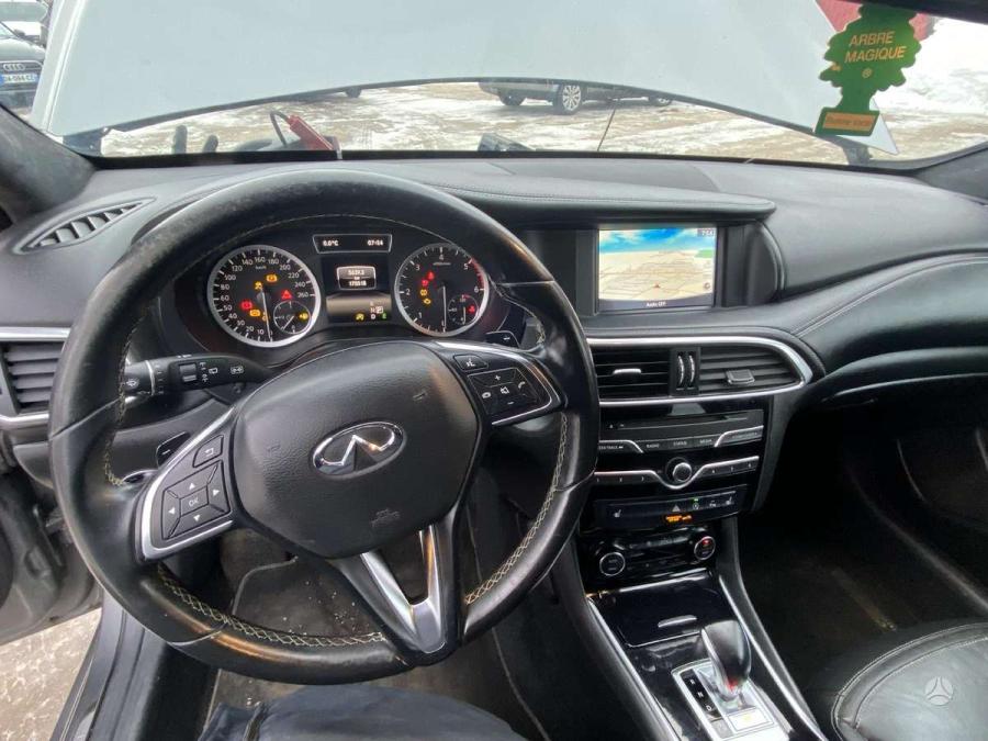 Grey Infiniti QX30 2017 in Taurage, with an engine capacity of 2.14 L and mileage of 176 thousand km for 6500 €, photo 13 on AUTOMOTO.COM.LV