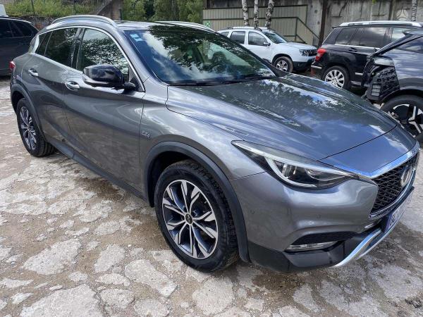 Grey Infiniti QX30 2017 in Taurage, with an engine capacity of 2.14 L and mileage of 176 thousand km for 8400 €, photo 3 on AUTOMOTO.COM.LV