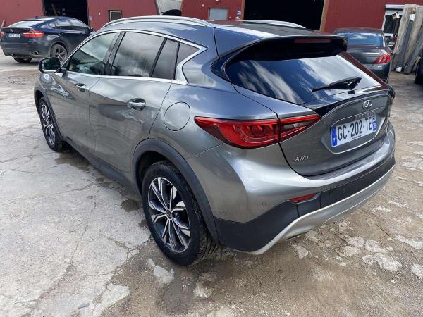 Grey Infiniti QX30 2017 in Taurage, with an engine capacity of 2.14 L and mileage of 176 thousand km for 8400 €, photo 5 on AUTOMOTO.COM.LV