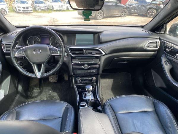 Grey Infiniti QX30 2017 in Taurage, with an engine capacity of 2.14 L and mileage of 176 thousand km for 8400 €, photo 6 on AUTOMOTO.COM.LV