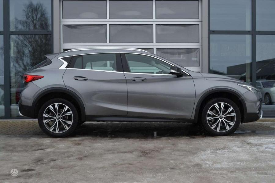 Pelēks Infiniti QX30 2016 Viļņa, ar dzinēja tilpumu 2.14 L un nobraukumu 138 tūkst. km par 14000 €, foto 5 vietnē AUTOMOTO.COM.LV