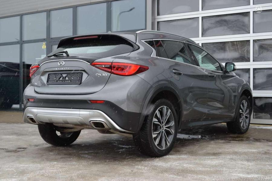 Pelēks Infiniti QX30 2016 Viļņa, ar dzinēja tilpumu 2.14 L un nobraukumu 138 tūkst. km par 14000 €, foto 9 vietnē AUTOMOTO.COM.LV