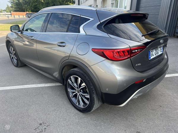 Pelēks Infiniti QX30 2017 Tauragė, ar dzinēja tilpumu 2.14 L un nobraukumu 176 tūkst. km par 8200 €, foto 3 vietnē AUTOMOTO.COM.LV