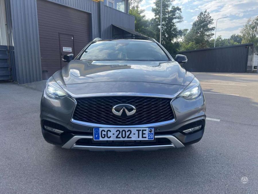 Grey Infiniti QX30 2017 in Taurage, with an engine capacity of 2.14 L and mileage of 176 thousand km for 8200 €, photo 7 on AUTOMOTO.COM.LV