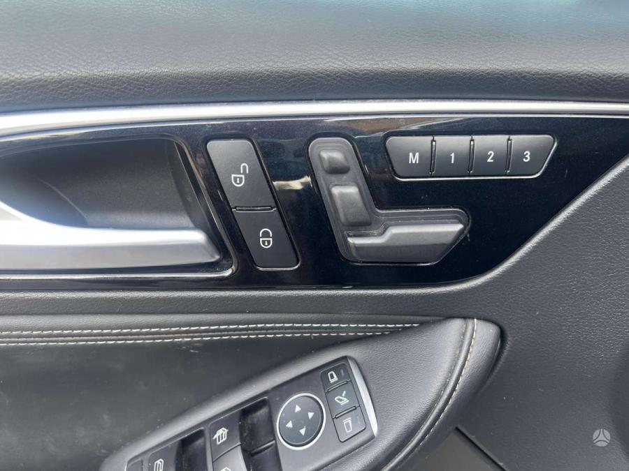 Grey Infiniti QX30 2017 in Taurage, with an engine capacity of 2.14 L and mileage of 176 thousand km for 8200 €, photo 9 on AUTOMOTO.COM.LV