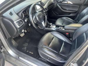 Grey Infiniti QX30 2017 in Taurage, with an engine capacity of 2.14 L and mileage of 176 thousand km for 8200 €, photo 10 on AUTOMOTO.COM.LV