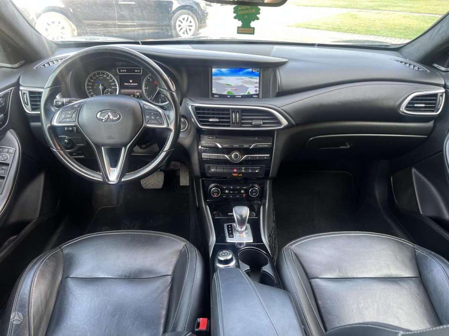 Grey Infiniti QX30 2017 in Taurage, with an engine capacity of 2.14 L and mileage of 176 thousand km for 8200 €, photo 24 on AUTOMOTO.COM.LV