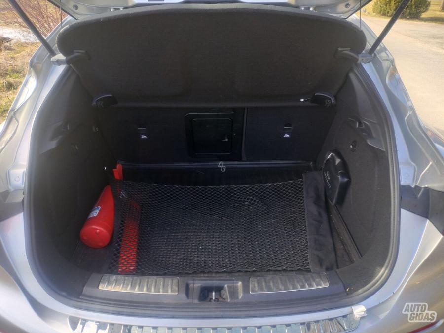 Infiniti QX30 2017 in Klaipeda, with an engine capacity of 2.00 L and mileage of 48 thousand km for 13300 €, photo 3 on AUTOMOTO.COM.LV