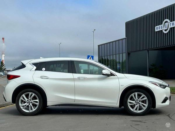Balts Infiniti QX30 2019 Šauļi, ar dzinēja tilpumu 2.00 L un nobraukumu 56 tūkst. km par 12490 €, foto 8 vietnē AUTOMOTO.COM.LV