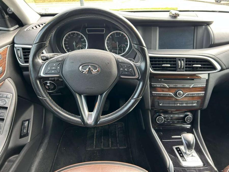 Balts Infiniti QX30 2019 Šauļi, ar dzinēja tilpumu 2.00 L un nobraukumu 56 tūkst. km par 12490 €, foto 18 vietnē AUTOMOTO.COM.LV