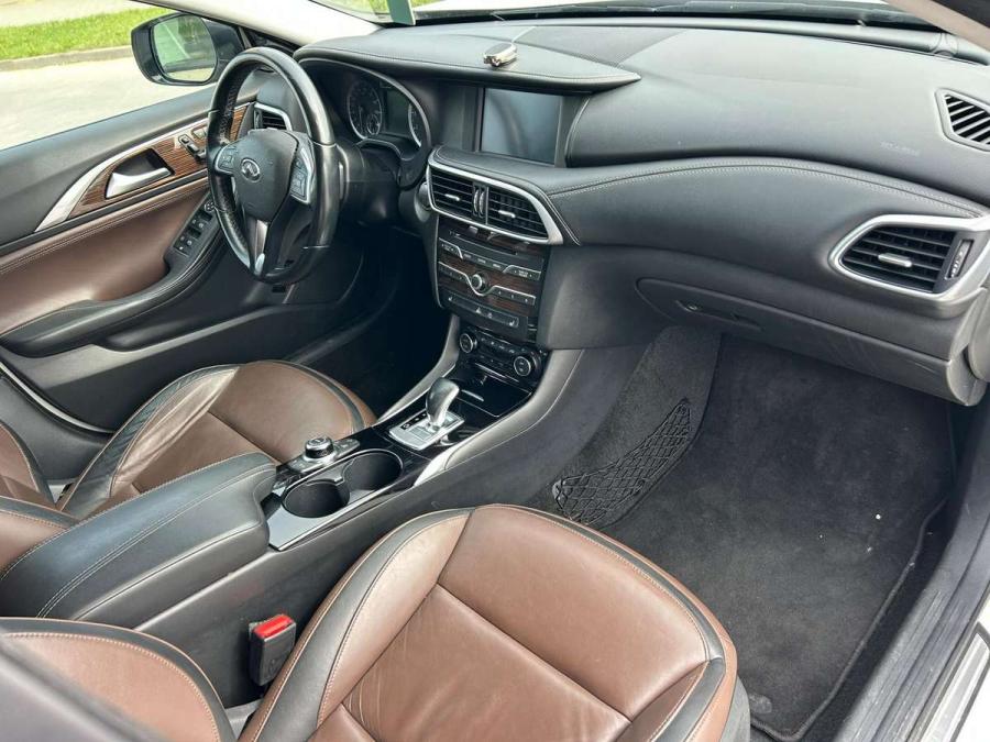 Balts Infiniti QX30 2019 Šauļi, ar dzinēja tilpumu 2.00 L un nobraukumu 56 tūkst. km par 12490 €, foto 21 vietnē AUTOMOTO.COM.LV