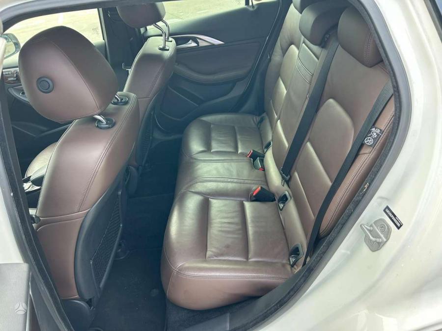 Balts Infiniti QX30 2019 Šauļi, ar dzinēja tilpumu 2.00 L un nobraukumu 56 tūkst. km par 12490 €, foto 23 vietnē AUTOMOTO.COM.LV