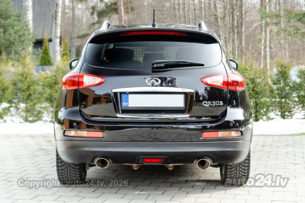 Black Infiniti QX50 2015 in Parnu, with an engine capacity of 3.00 L and mileage of 159 thousand km for 11800 €, photo 7 on AUTOMOTO.COM.LV