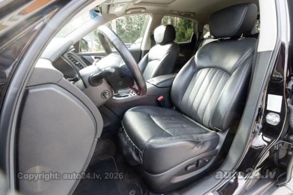 Black Infiniti QX50 2015 in Parnu, with an engine capacity of 3.00 L and mileage of 159 thousand km for 11800 €, photo 11 on AUTOMOTO.COM.LV