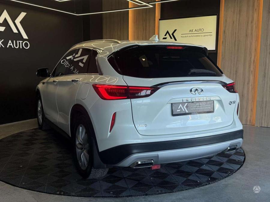 Белый Инфинити QX50 2019 в Каунас, объемом двигателя 2.00 л и пробегом 74 тыс. км за 19990 €, фото 9 на AUTOMOTO.COM.LV