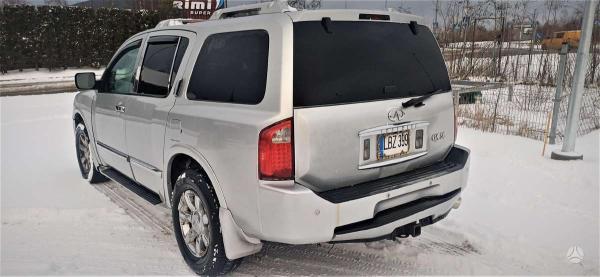 Grey Infiniti QX56 2005 in Vilnius, with an engine capacity of 5.60 L and mileage of 292 thousand km for 4800 €, photo 5 on AUTOMOTO.COM.LV