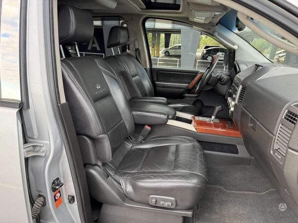 Grey Infiniti QX56 2005 in Vilnius, with an engine capacity of 5.60 L and mileage of 189 thousand km for 5650 €, photo 10 on AUTOMOTO.COM.LV
