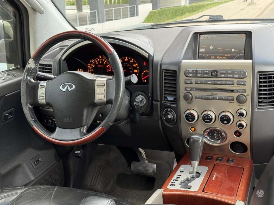 Grey Infiniti QX56 2005 in Vilnius, with an engine capacity of 5.60 L and mileage of 189 thousand km for 5650 €, photo 12 on AUTOMOTO.COM.LV