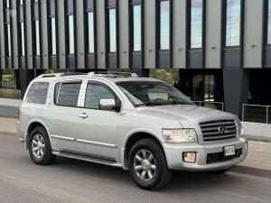 Grey Infiniti QX56 2005 in Vilnius, with an engine capacity of 5.60 L and mileage of 189 thousand km for 5650 €, photo 3 on AUTOMOTO.COM.LV