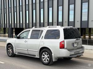 Grey Infiniti QX56 2005 in Vilnius, with an engine capacity of 5.60 L and mileage of 189 thousand km for 5650 €, photo 5 on AUTOMOTO.COM.LV