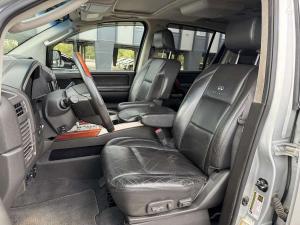 Grey Infiniti QX56 2005 in Vilnius, with an engine capacity of 5.60 L and mileage of 189 thousand km for 5650 €, photo 6 on AUTOMOTO.COM.LV