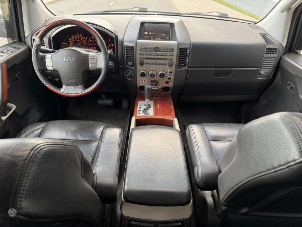 Grey Infiniti QX56 2005 in Vilnius, with an engine capacity of 5.60 L and mileage of 189 thousand km for 5650 €, photo 11 on AUTOMOTO.COM.LV