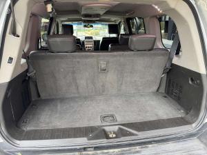 Grey Infiniti QX56 2005 in Vilnius, with an engine capacity of 5.60 L and mileage of 189 thousand km for 5650 €, photo 19 on AUTOMOTO.COM.LV