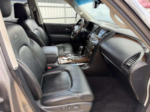Pelēks Infiniti QX56 2011 Šauļi, ar dzinēja tilpumu 5.55 L un nobraukumu 137 tūkst. km par 7700 €, foto 20 vietnē AUTOMOTO.COM.LV