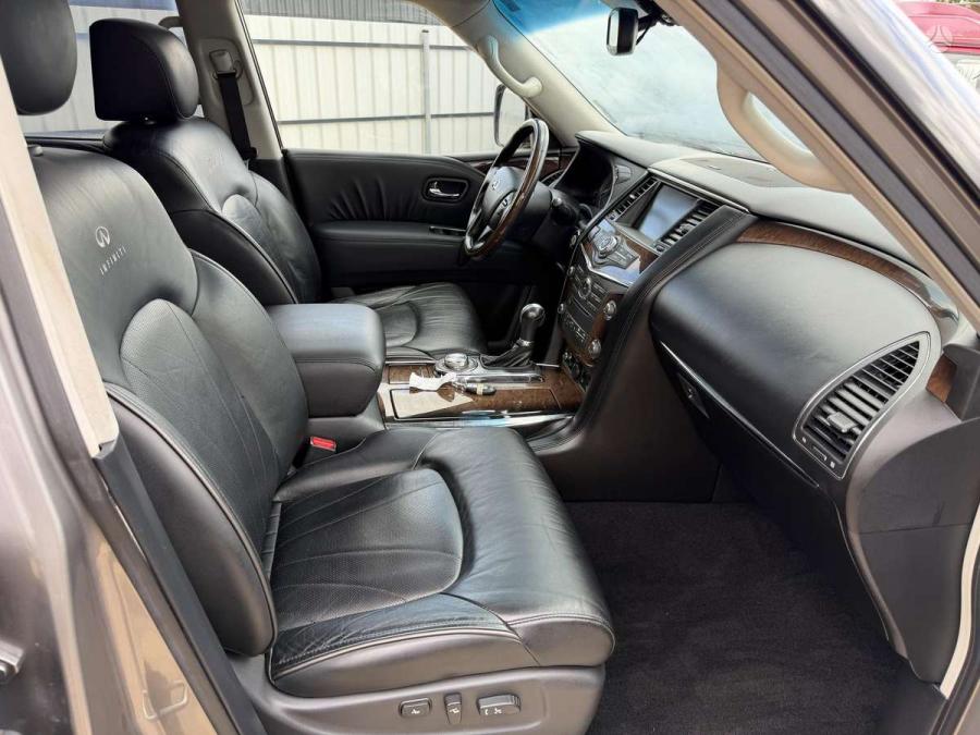 Pelēks Infiniti QX56 2011 Šauļi, ar dzinēja tilpumu 5.55 L un nobraukumu 137 tūkst. km par 7700 €, foto 20 vietnē AUTOMOTO.COM.LV