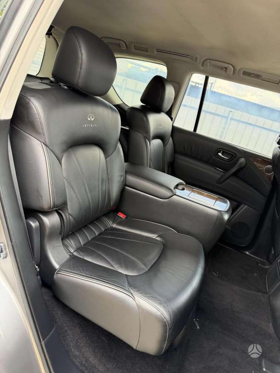 Pelēks Infiniti QX56 2011 Šauļi, ar dzinēja tilpumu 5.55 L un nobraukumu 137 tūkst. km par 7700 €, foto 24 vietnē AUTOMOTO.COM.LV