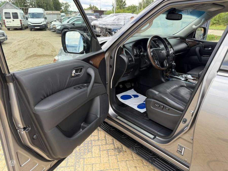 Pelēks Infiniti QX56 2011 Šauļi, ar dzinēja tilpumu 5.55 L un nobraukumu 137 tūkst. km par 7700 €, foto 28 vietnē AUTOMOTO.COM.LV