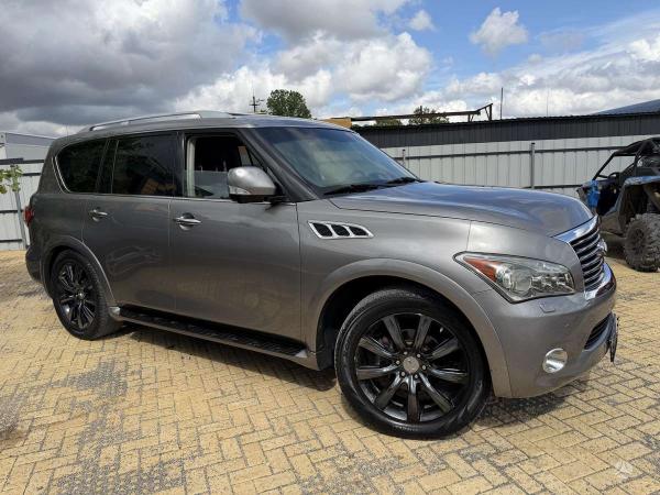 Pelēks Infiniti QX56 2011 Šauļi, ar dzinēja tilpumu 5.55 L un nobraukumu 137 tūkst. km par 7700 €, foto 3 vietnē AUTOMOTO.COM.LV