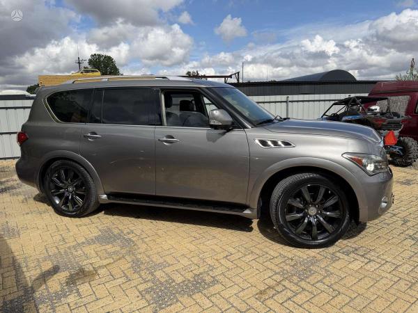 Pelēks Infiniti QX56 2011 Šauļi, ar dzinēja tilpumu 5.55 L un nobraukumu 137 tūkst. km par 7700 €, foto 4 vietnē AUTOMOTO.COM.LV