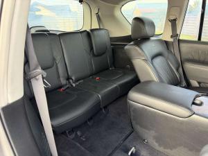 Серый Инфинити QX56 2011 в Шяуляй, объемом двигателя 5.55 л и пробегом 117 тыс. км за 8500 €, фото 18 на AUTOMOTO.COM.LV