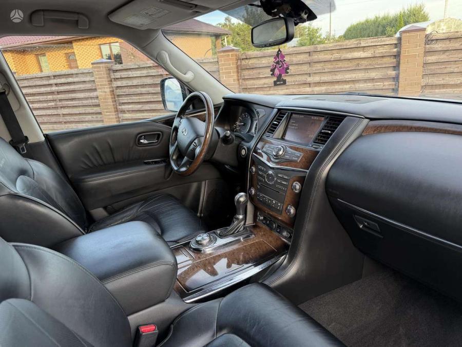 Серый Инфинити QX56 2011 в Шяуляй, объемом двигателя 5.55 л и пробегом 117 тыс. км за 8500 €, фото 23 на AUTOMOTO.COM.LV